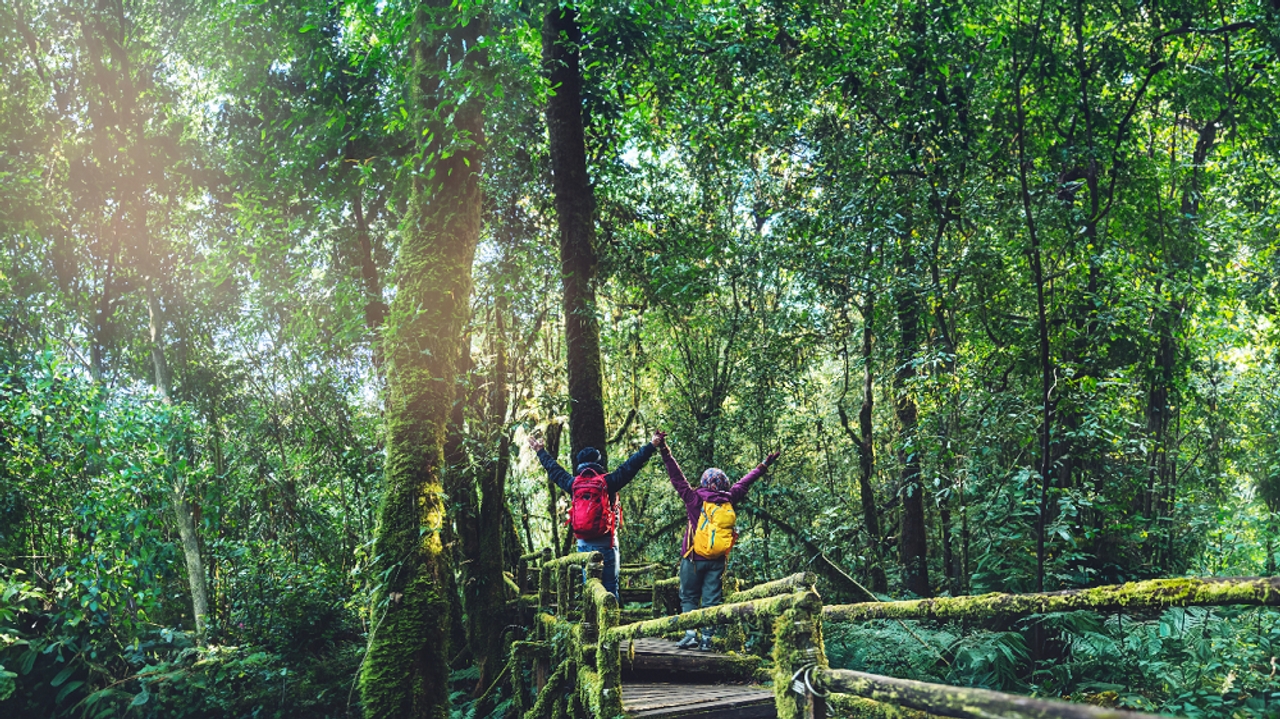 เปิด 5 ทริกเที่ยวหน้าฝนให้ใจฟู พร้อมรับมือทุกสถานการณ์ | SootinClaimon.Com