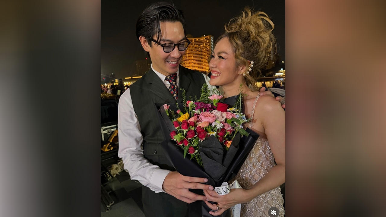 คลั่งรักจนน่าอิจฉา เป๊ก-นิว ฉลองแต่งงานครบ 7 ปี ลุ้นข่าวดีมีลูกคนที่ 2 | SootinClaimon.Com