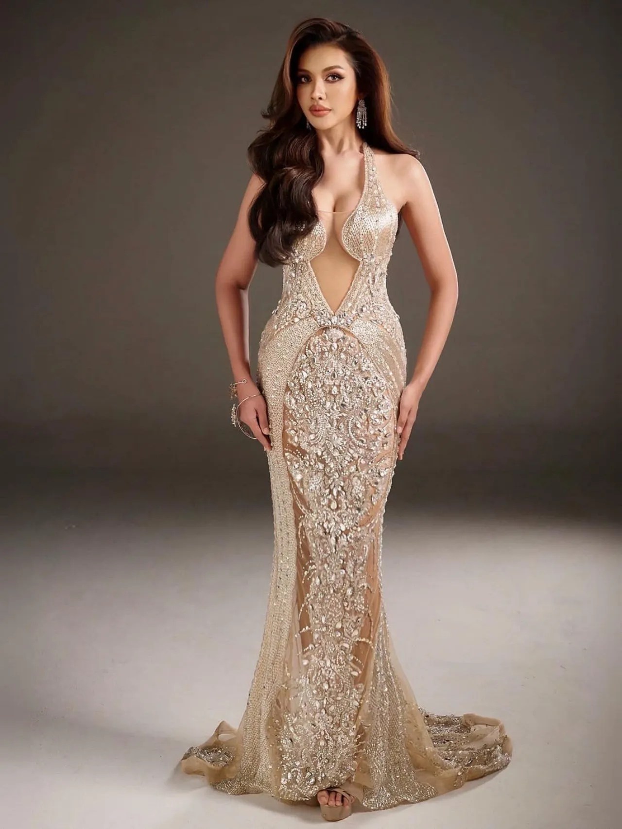 ลูกทุ่งสาว เปา กิ่งกาญจน์ พร้อมเสิร์ฟความสวย ลงชิงมง มิสแกรนด์นครนายก 2025 | SootinClaimon.Com